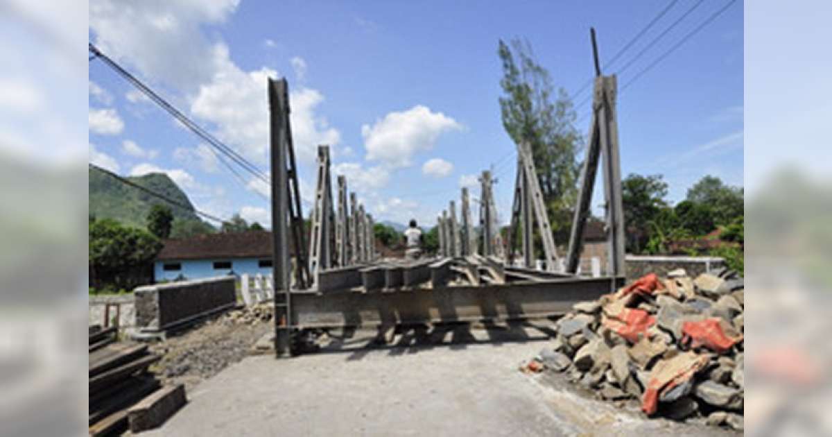 Pemkab Bojonegoro Segera Bangun Jembatan Bojonegoro - Trucuk ... Pemkab Bojonegoro Segera Bangun Jembatan Bojonegoro - Trucuk ...