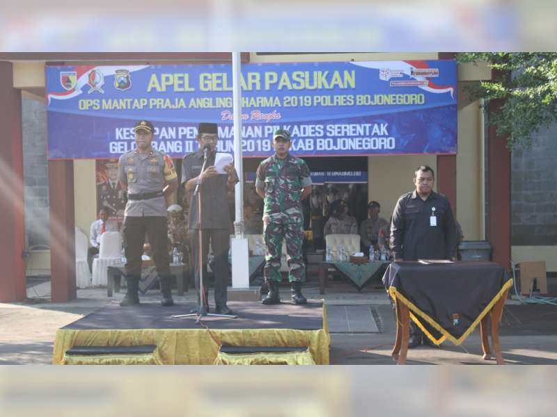 Wakil Bupati Bojonegoro Pimpin Apel Gelar Pasukan Pengamanan Pilkades Serentak 2019 ...