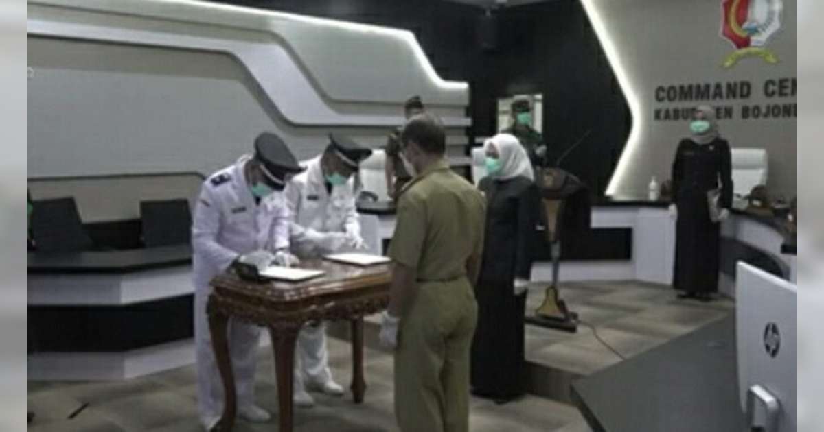 Bupati Bojonegoro Anna Muawanah Kembali Lantik 17 Kepala Desa Melalui ...