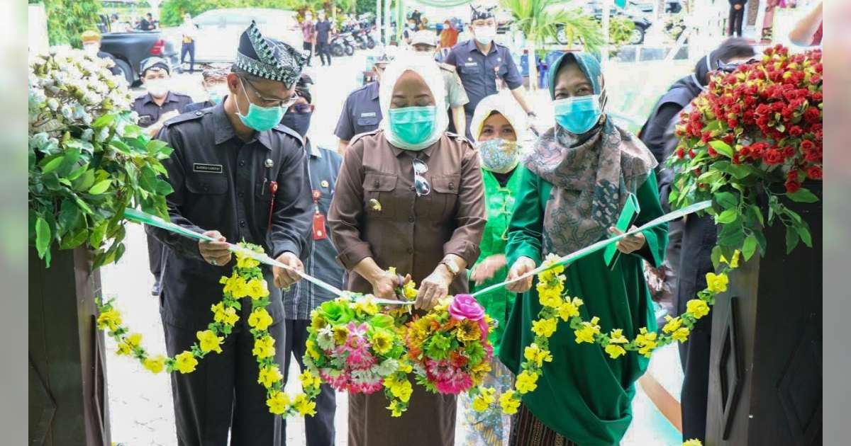 Bupati Bojonegoro Anna Muawanah, Resmikan Taman Penitipan Anak di ...