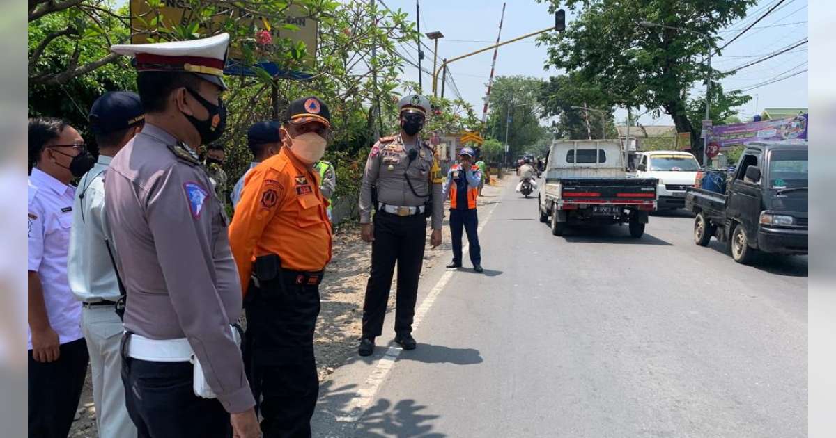 Sat Lantas bersama Forum LLAJ Cek dan Survei Jalur Poros Bojonegoro ...