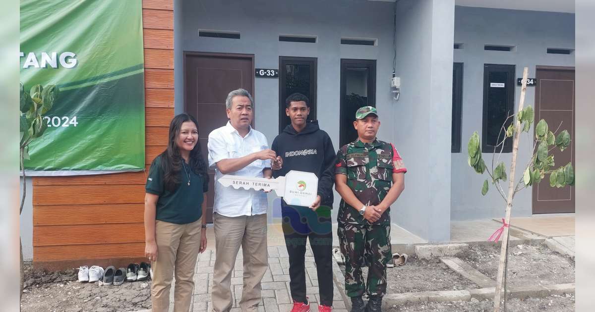 Hadiah Rumah untuk Pemain Timnas U-16 asal Bojonegoro, Fadly Alberto ...
