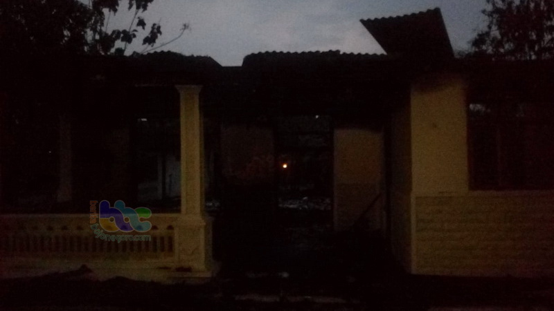 Diduga Akibat Korsleting Listrik, Rumah Warga Trucuk Bojonegoro Hangus Terbakar ...