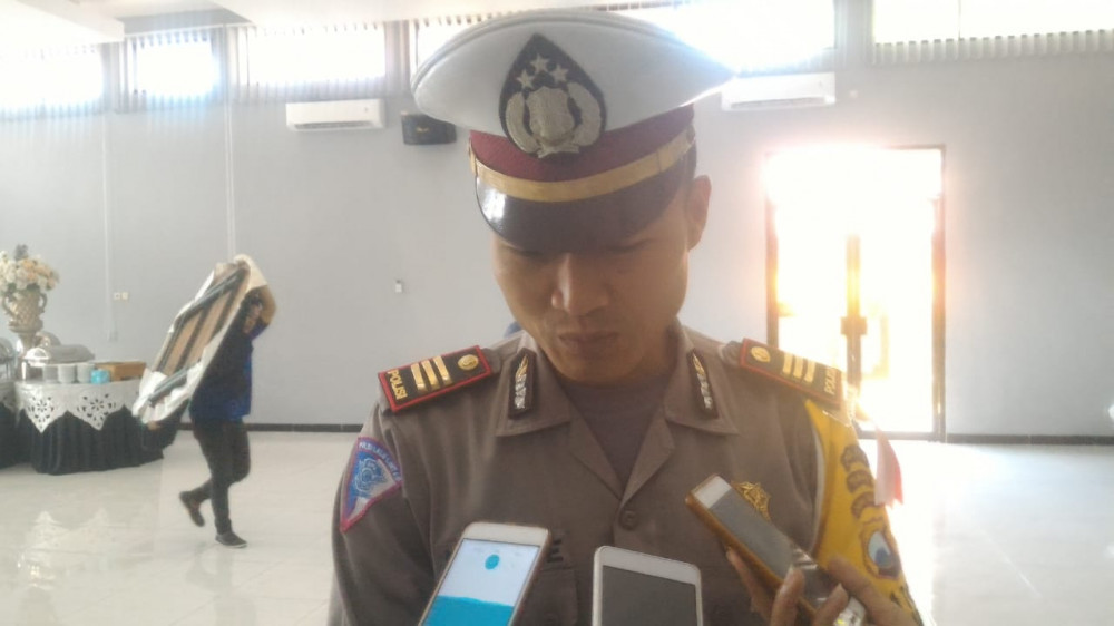 Rambu “Belok Kiri Jalan Terus” di Tuban Belum Banyak Diketahui ... Rambu “Belok Kiri Jalan Terus” di Tuban Belum Banyak Diketahui ...