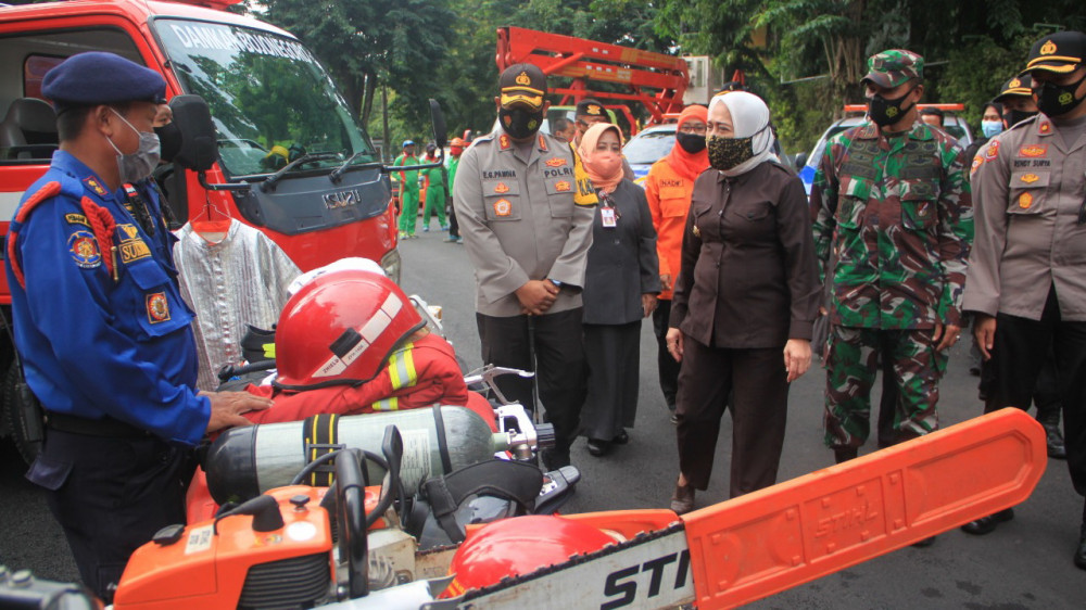 Aparat Gabungan di Bojonegoro Gelar Apel Kesiapsiagaan Penanggulangan ... Aparat Gabungan di Bojonegoro Gelar Apel Kesiapsiagaan Penanggulangan ...
